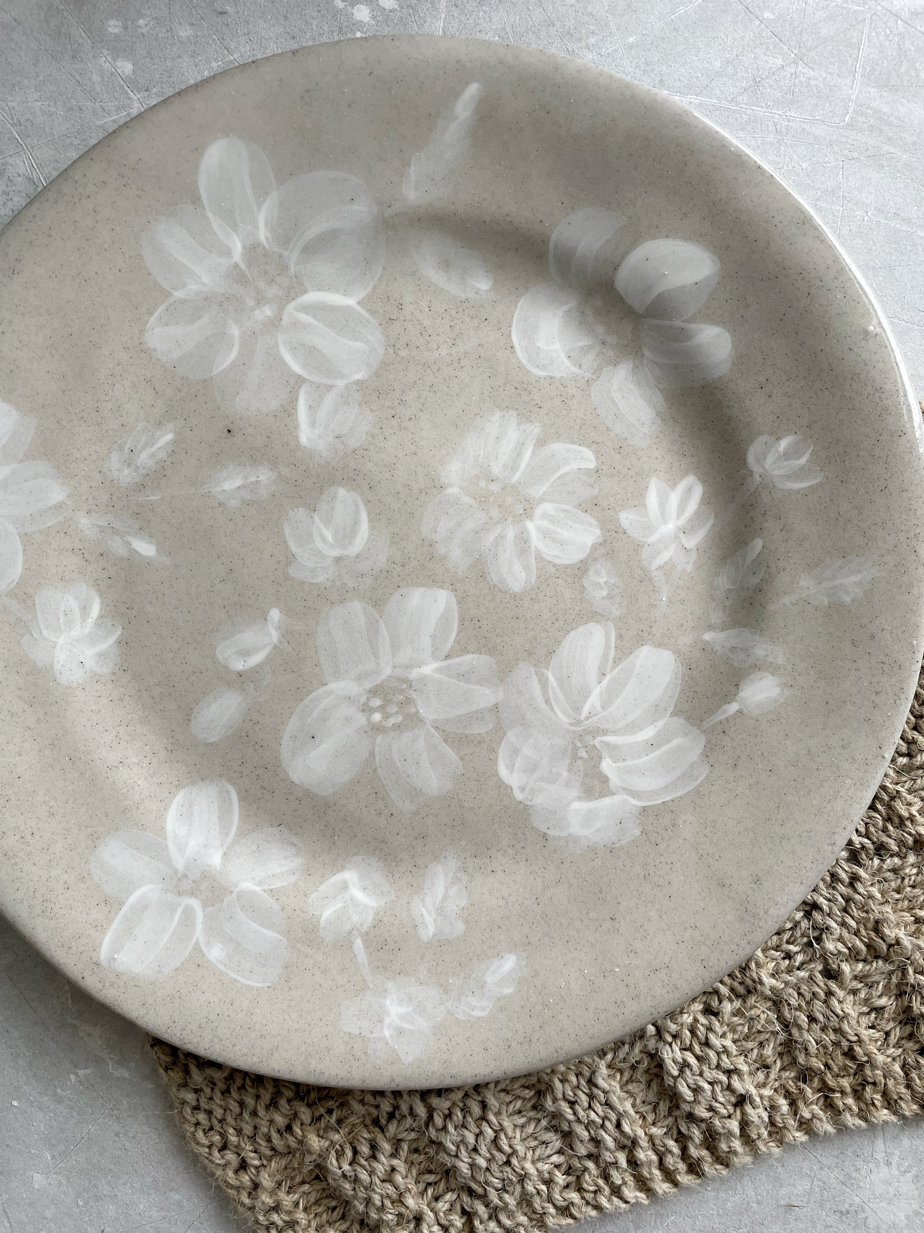 Oat Botanic Dinner Plate – Ness Lockyer